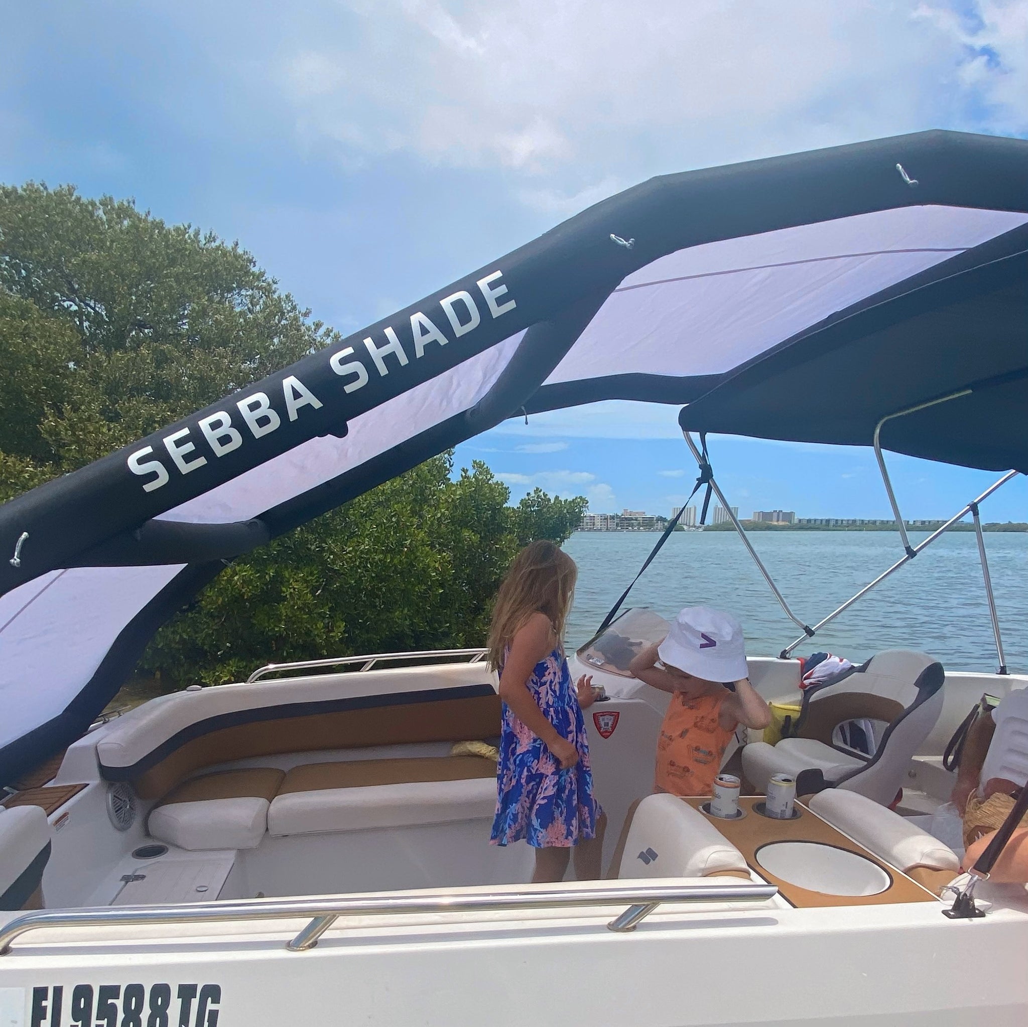 Sebba Shade - Inflatable sunshade for boats